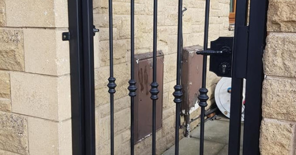 Traditional Side/Pedestrian Gate